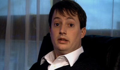 Peep Show | GIFGlobe | WELL, TONI CAME ROUND TO DROP THIS OFF.
