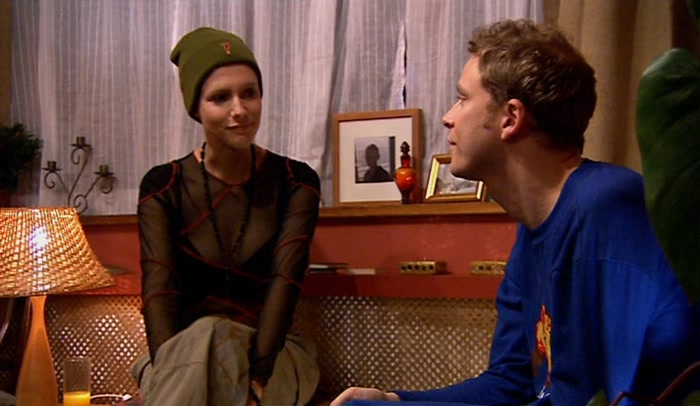 Peep Show | GIFGlobe | OH, I DON'T LIVE HERE, I'M TONI'S SISTER.